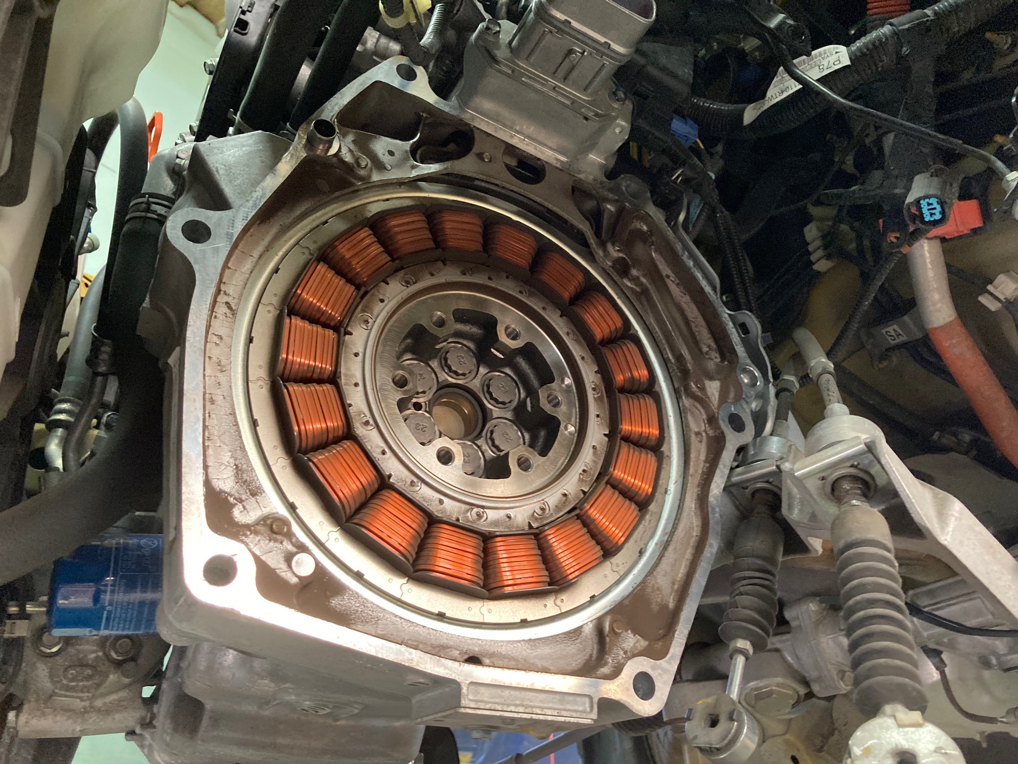 CR-Z（シーアールズィー）6MT プレミアムホワイトパールの納車整備の様子。後編 クラッチ&ブレーキ系の整備 | イソマサオート 軽カー・スポーツカー・中古車・未使用車販売 茨城県水戸市